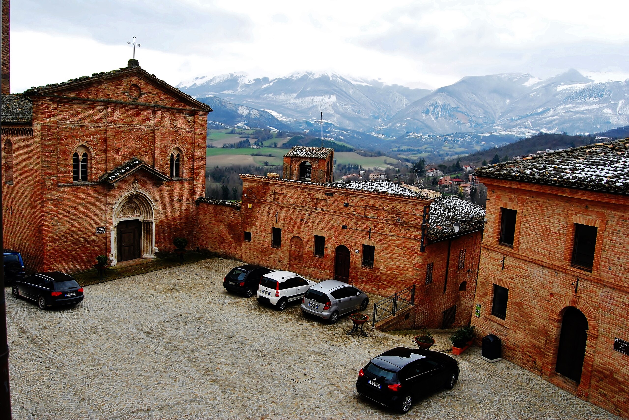 Piazza Alta di Sarnano | Marche travelling
